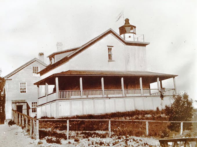 eagle river lighthouse 2