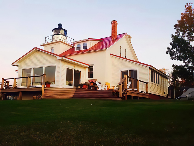 eagle river lighthouse 9