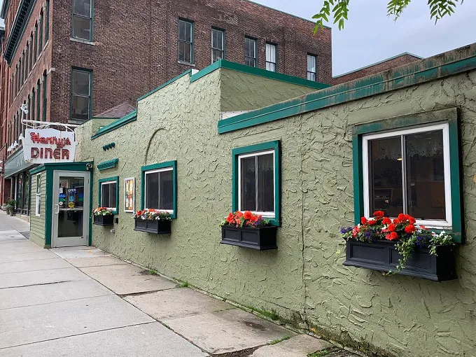 henrys diner 2 1