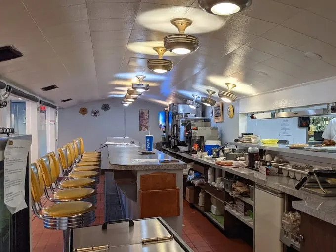henrys diner 4 1