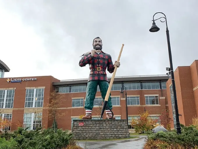 Paul Bunyan Statue 4