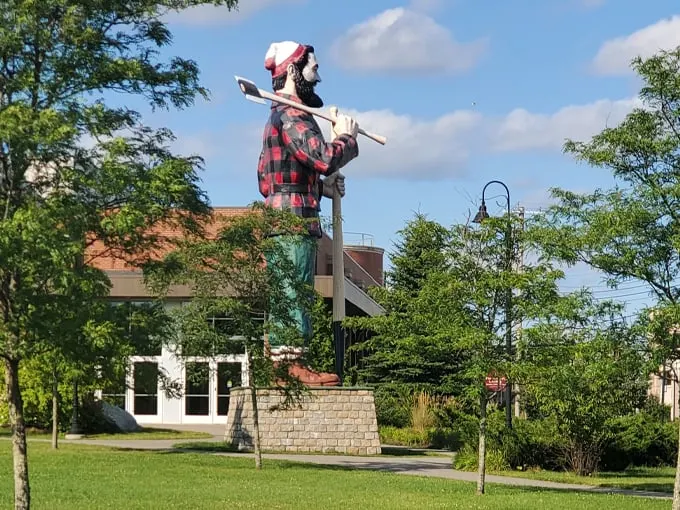 Paul Bunyan Statue 7