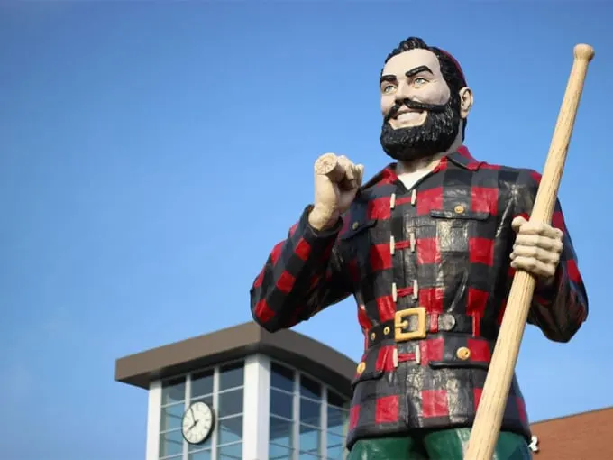 Paul Bunyan Statue 9