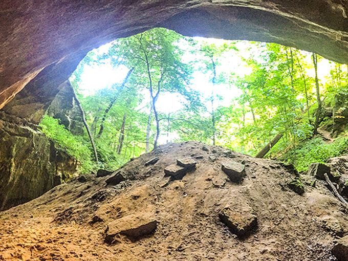 sand cave trail 2