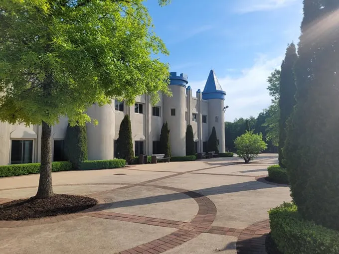 the canadian lakes castle 4