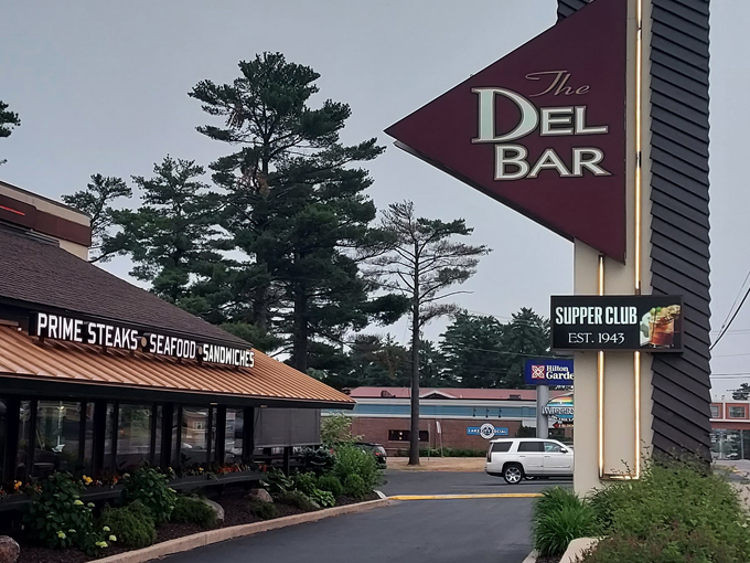 The Del-Bar 1