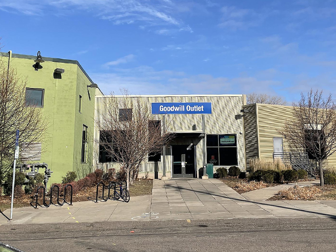the goodwill outlet – st. paul