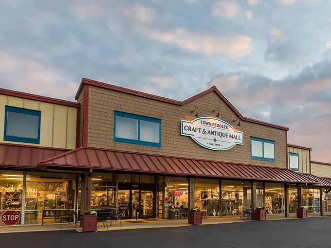town peddler craft and antique mall 1