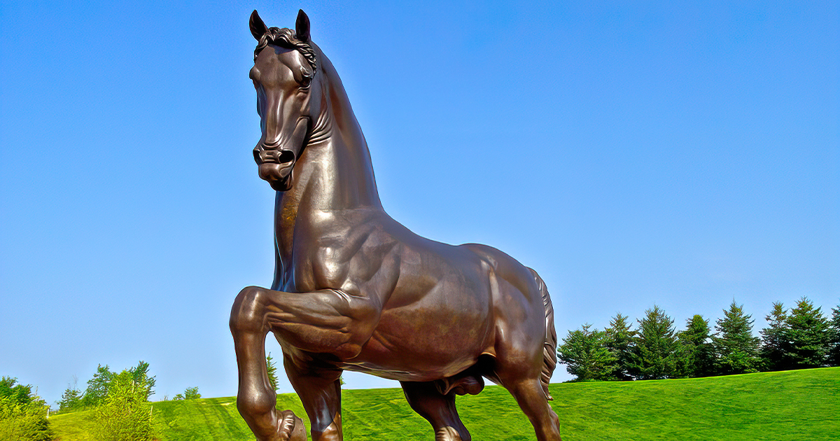 giant horse sculpture michigan ftr