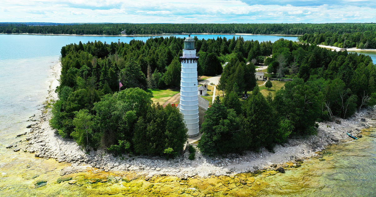 intriguing island lighthouse wisconsin ftr
