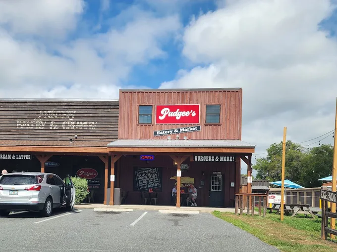 pudgees eatery market 1