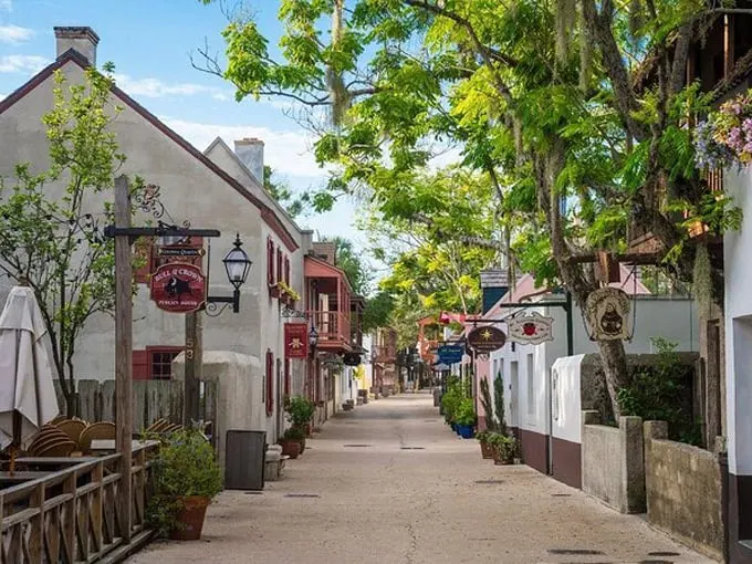 colonial quarter 1