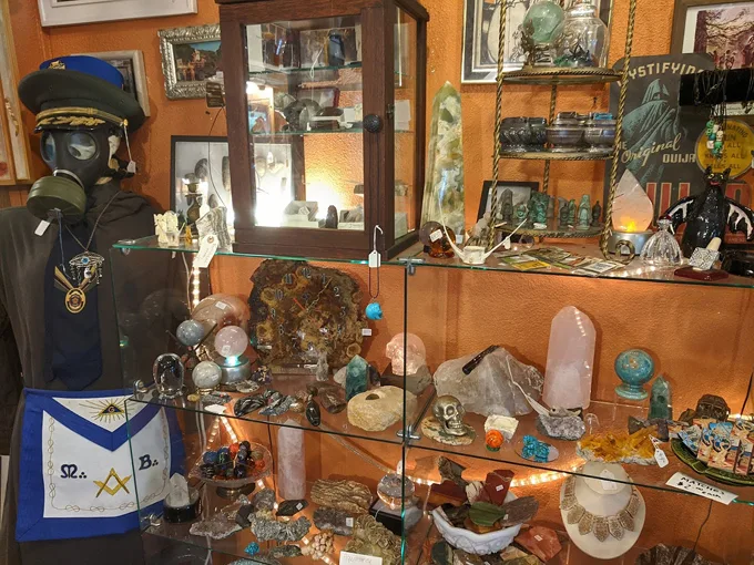 frank mirandas oddities antiques 9