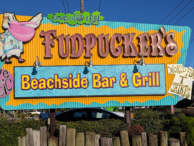 fudpuckers beachside bar grill 1