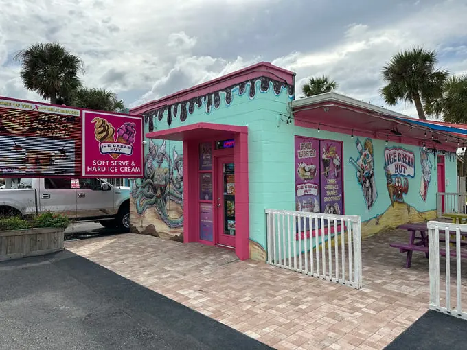 ice cream hut 1