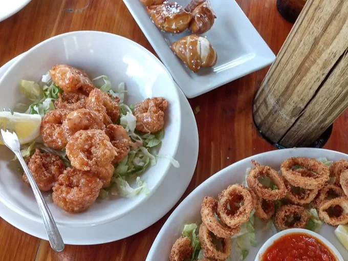 mulligans beach house bar grill 7