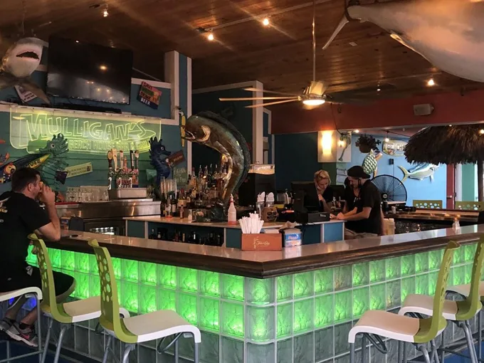 mulligans beach house bar grill 9