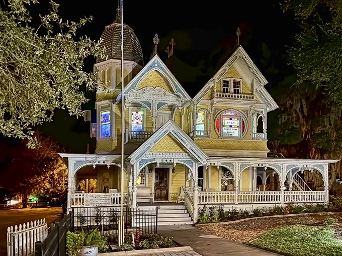 the donnelly house 4