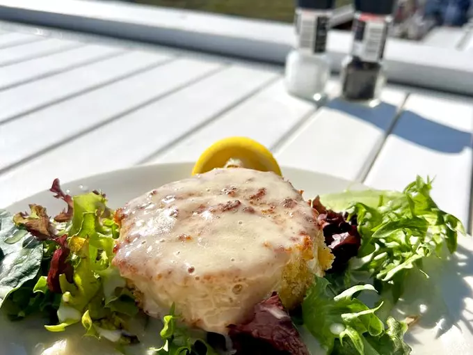 Bud & Alley’s Waterfront Restaurant & Bar 4