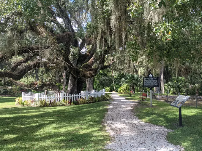 dunlawton sugar mill gardens 1