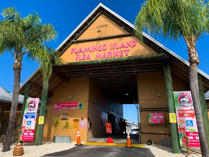 flamingo island flea market 2