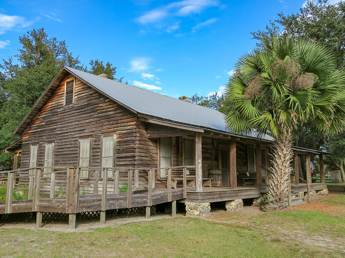 fort christmas historical park 3