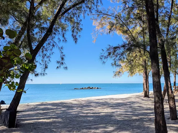 fort zachary taylor beach 2