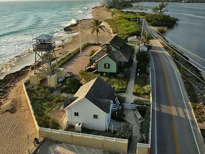 gilberts bar house of refuge 2