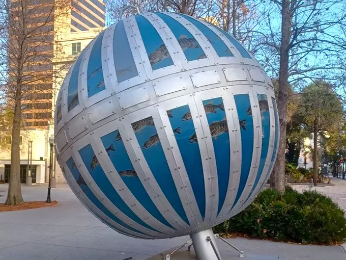 global convergence sculpture 5
