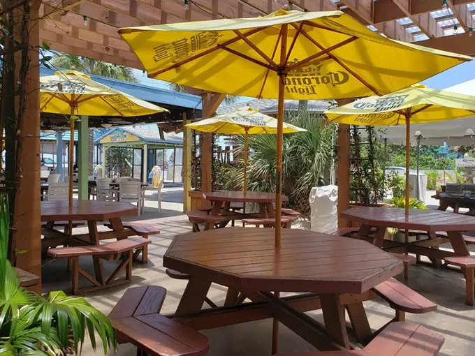 golden lion cafe 3