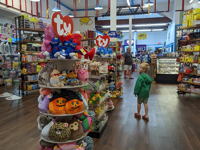 grandpa joes candy shop 3