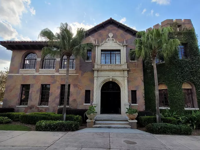howey mansion 1