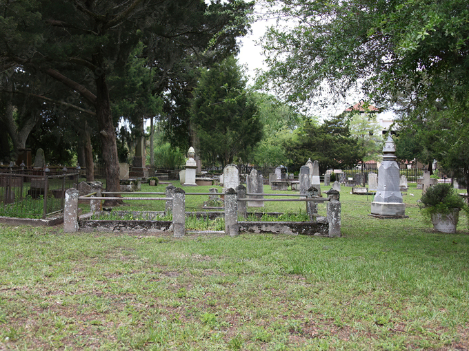 huguenot cemetery 8