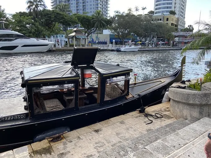 las olas gondola 2