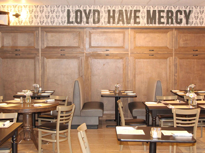 loyd have mercy restaurant 2