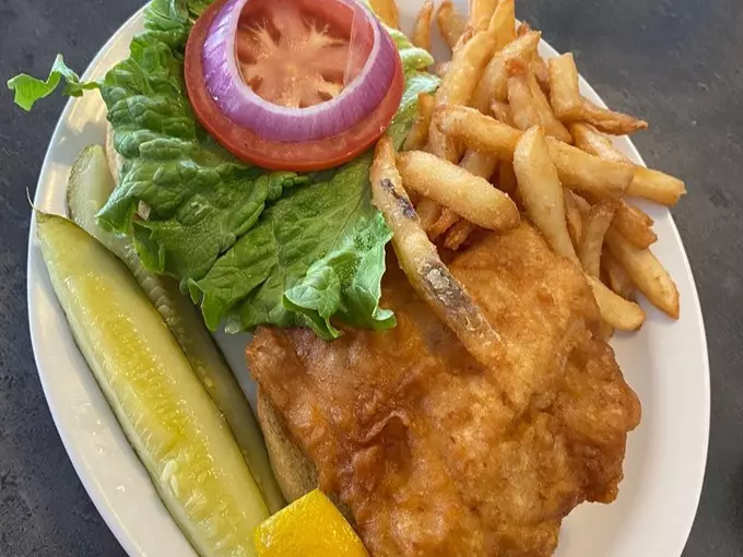 Molly Goodhead's Raw Bar & Restaurant 3