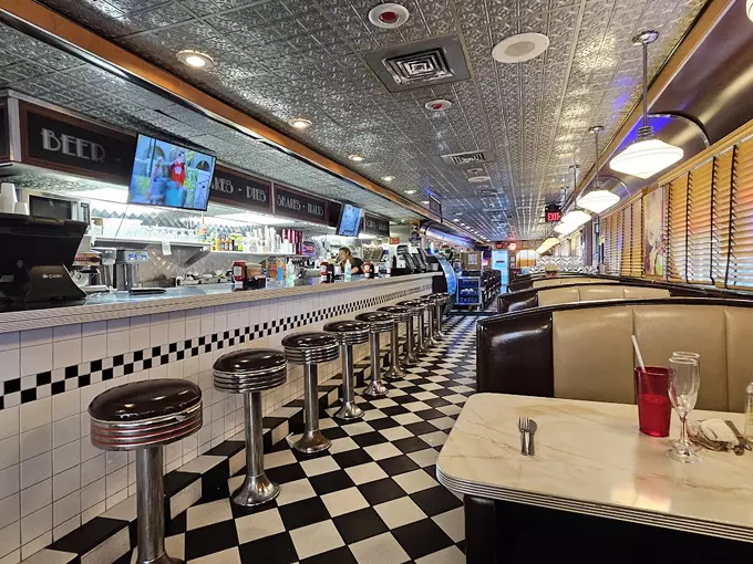 moonlite diner 2