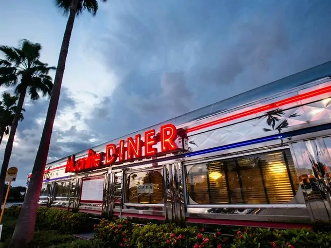 moonlite diner 1