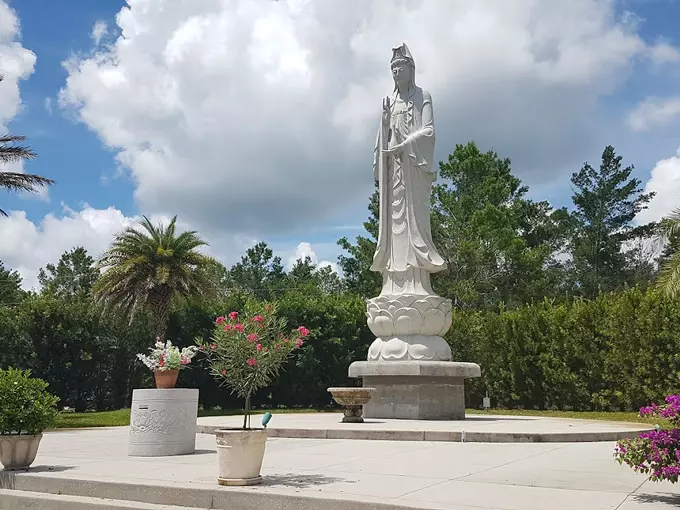 white sands buddhist center 3