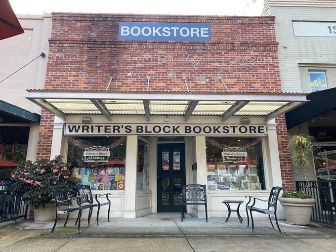 writers block bookstore 1