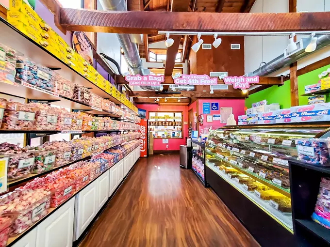 zenos boardwalk sweet shop 2