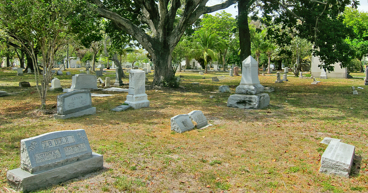 mysterious grave cemetery florida ftr
