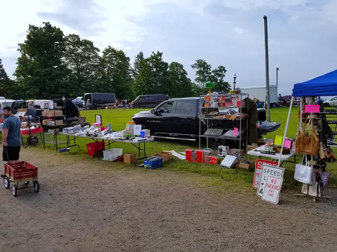 Armada Flea Market 9