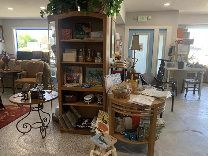 Ayla's Acres No-Kill Animal Rescue Thriftique 5