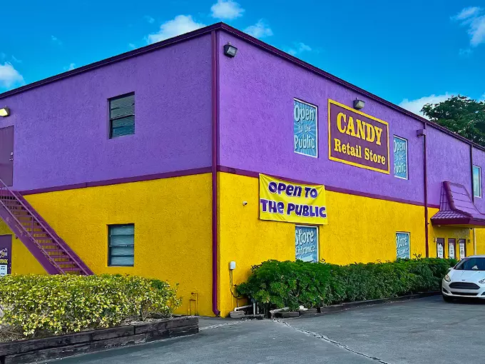 bulk candy store 1