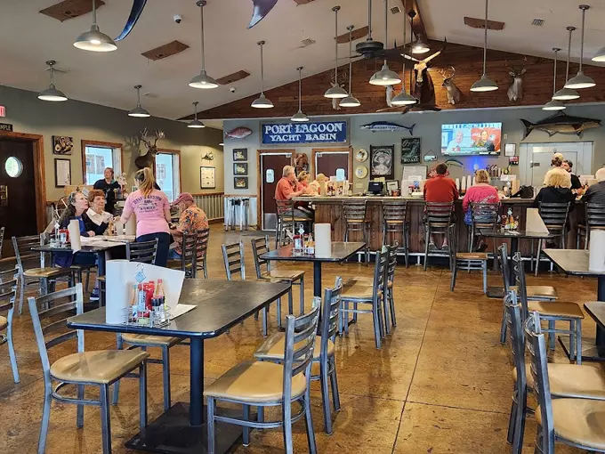 Dave's Oyster Bar and Grill 2