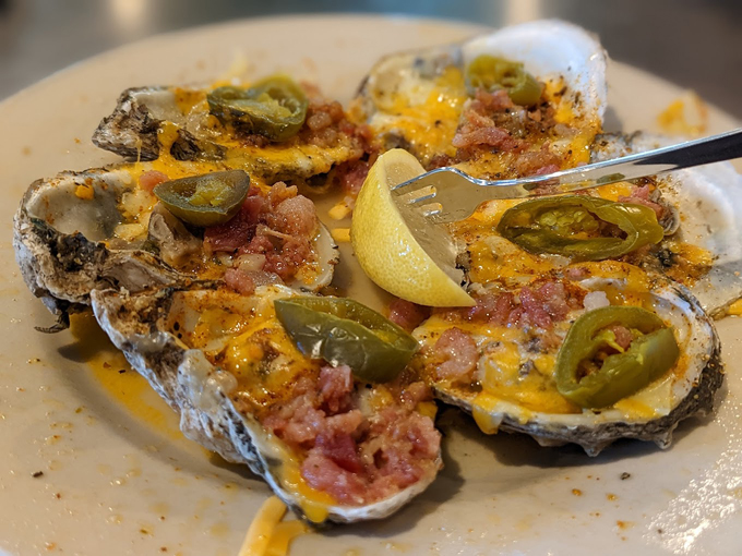 Dave's Oyster Bar and Grill 4