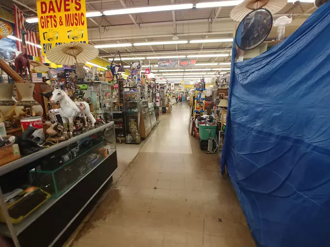 Dixieland Flea Market 6