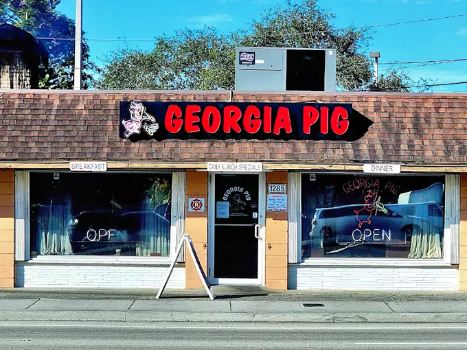 Georgia Pig BBQ & Restaurant 1