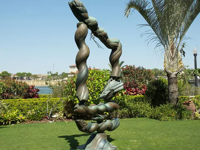 Hollis Garden 5